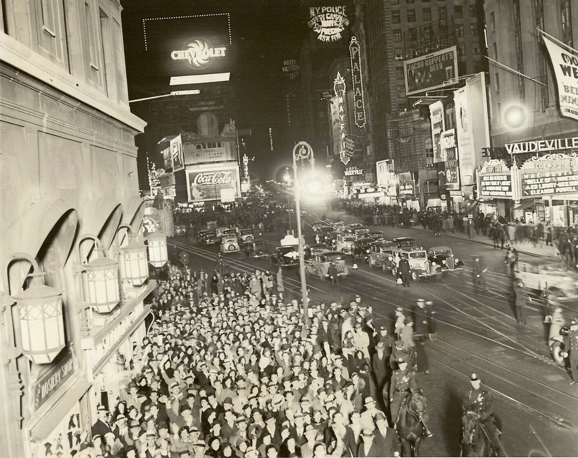 Old New York In Photos 144 Election Night Times Square 1934